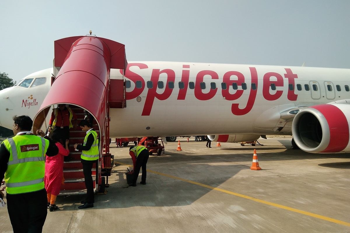 Spicejet Plane Crashes During Landing 40 Injured