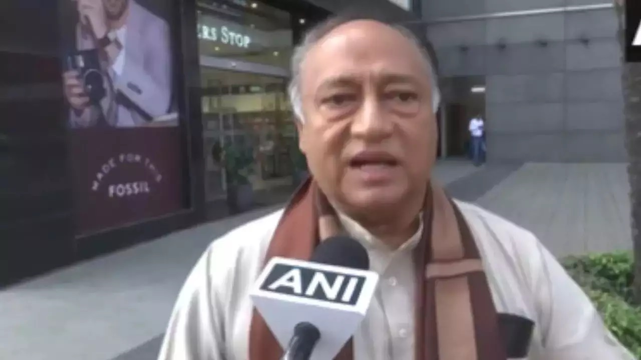 Congress Leader Digvijay Singh Brother Former Congress Mla Lakshman ...