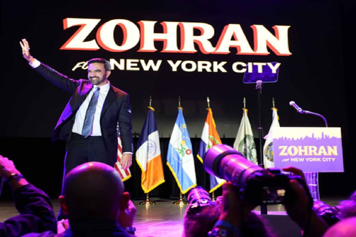Zohran Mamdani New Yorks First Muslim Mayor Took His Oath On The Quran ...